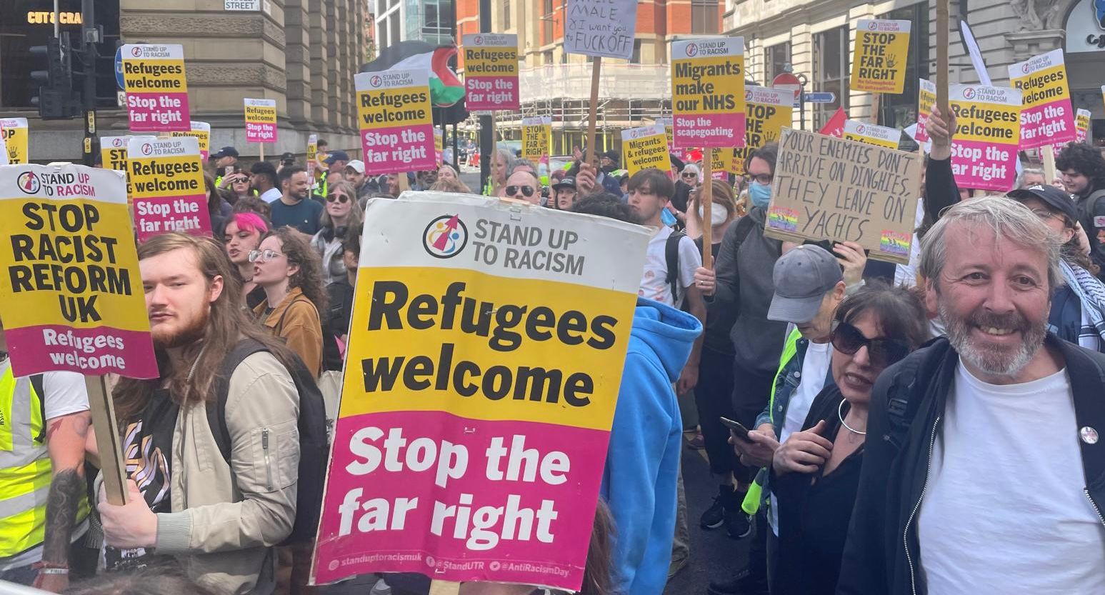 400 Manchester anti-racist marchers oppose 600 at Britain First ...